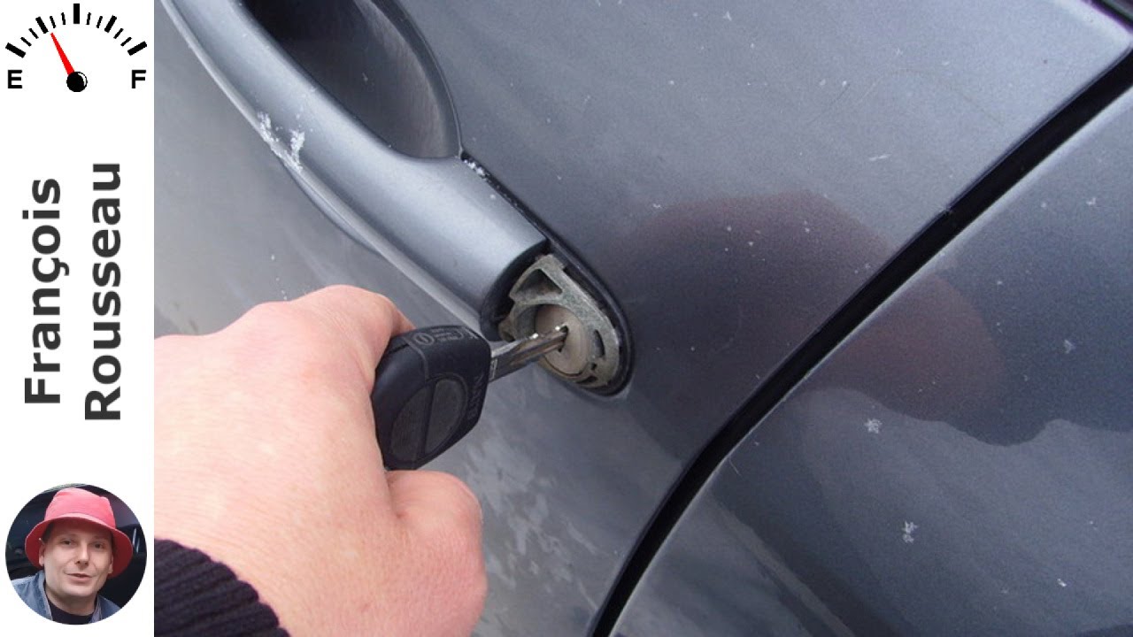 Comment ouvrir une portière de voiture avec une serrure bloquée ...