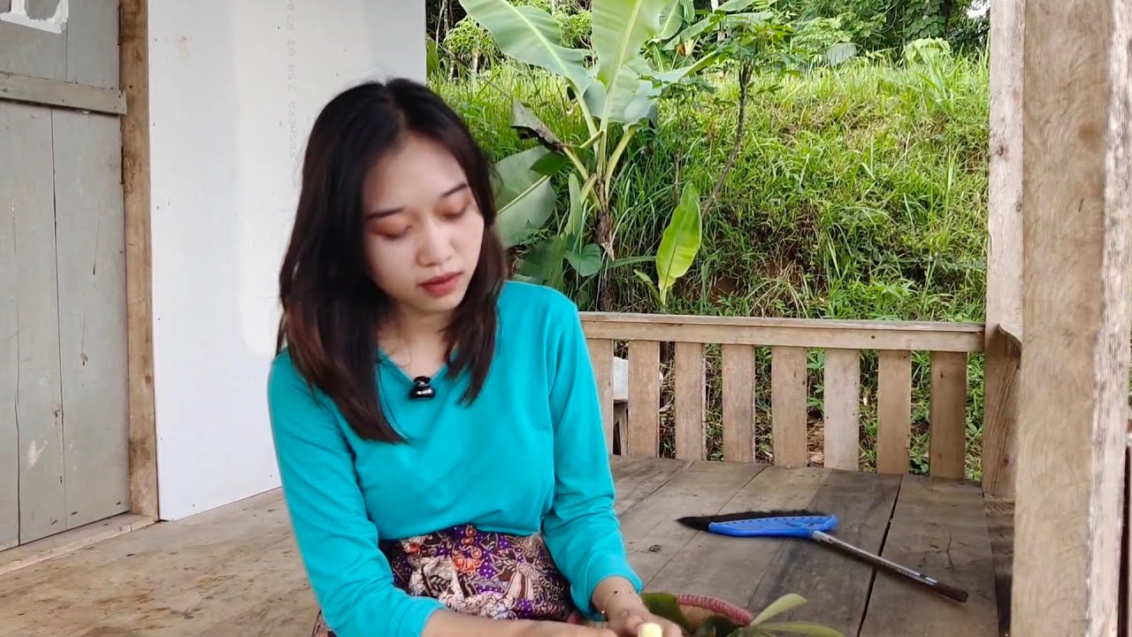 WOOW..BIKIN MATA INI SUSAH BERKEDIP‼️MELIHAT KECANTIKAN NENG IROH PERAWAN DESA HIDUP SEDERHANA ...