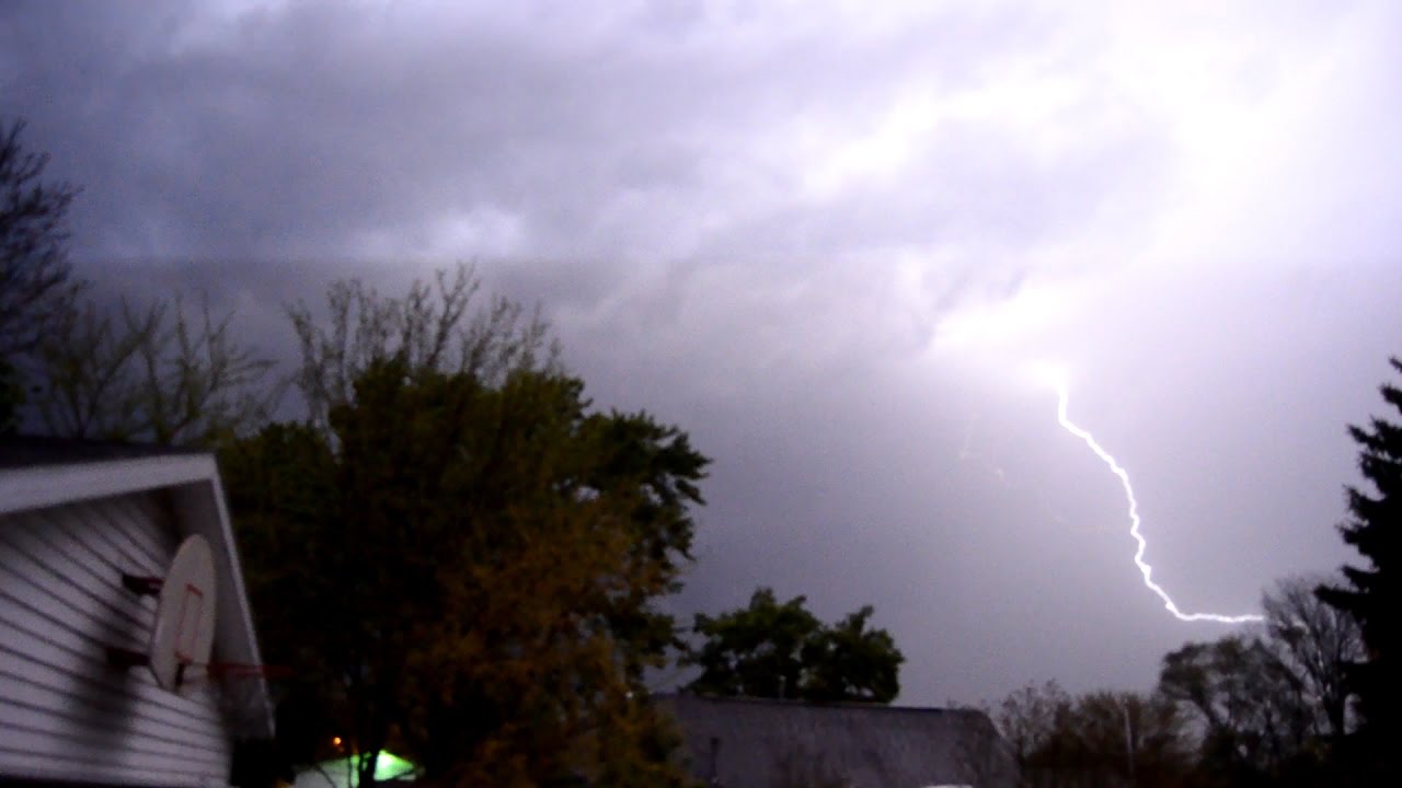 A Spring Thunderstorm! May 16, 2017 - YouTube