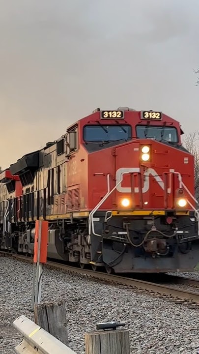CN 3132 Southbound intermodal at Ladysmith, WI - YouTube