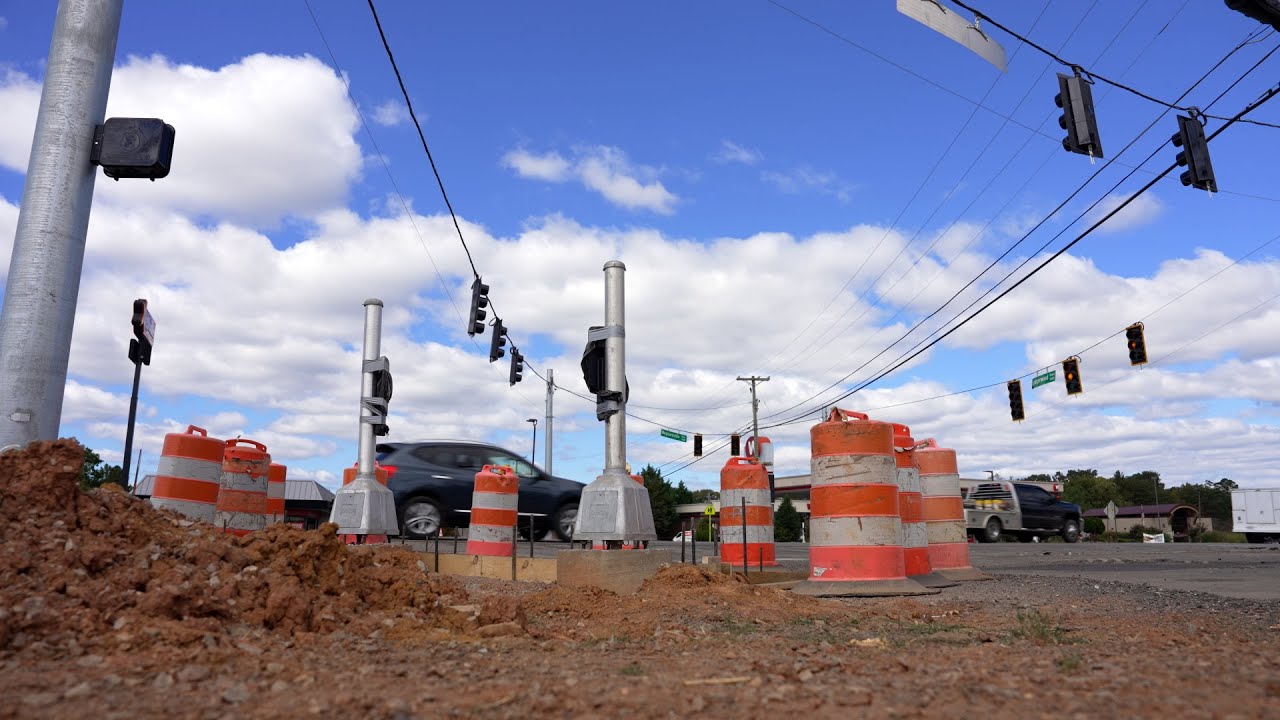 New signals improve safety at dangerous intersection near Halls High School - YouTube