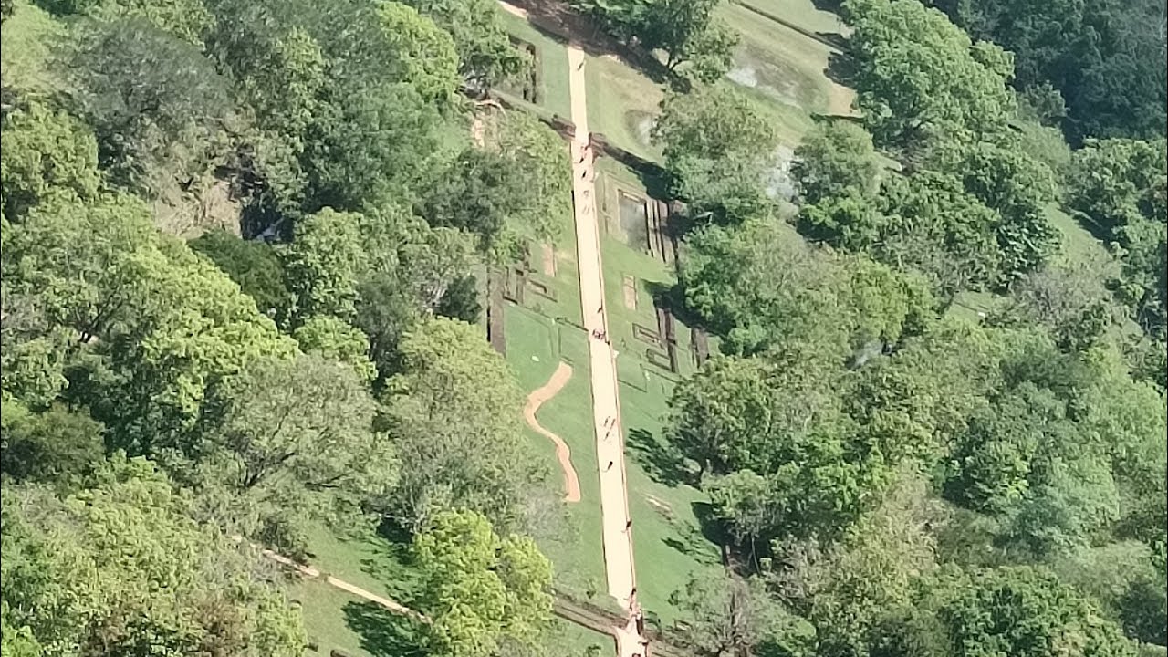 sigiriya Rock is the most beautiful tourist place in srilanka king ...