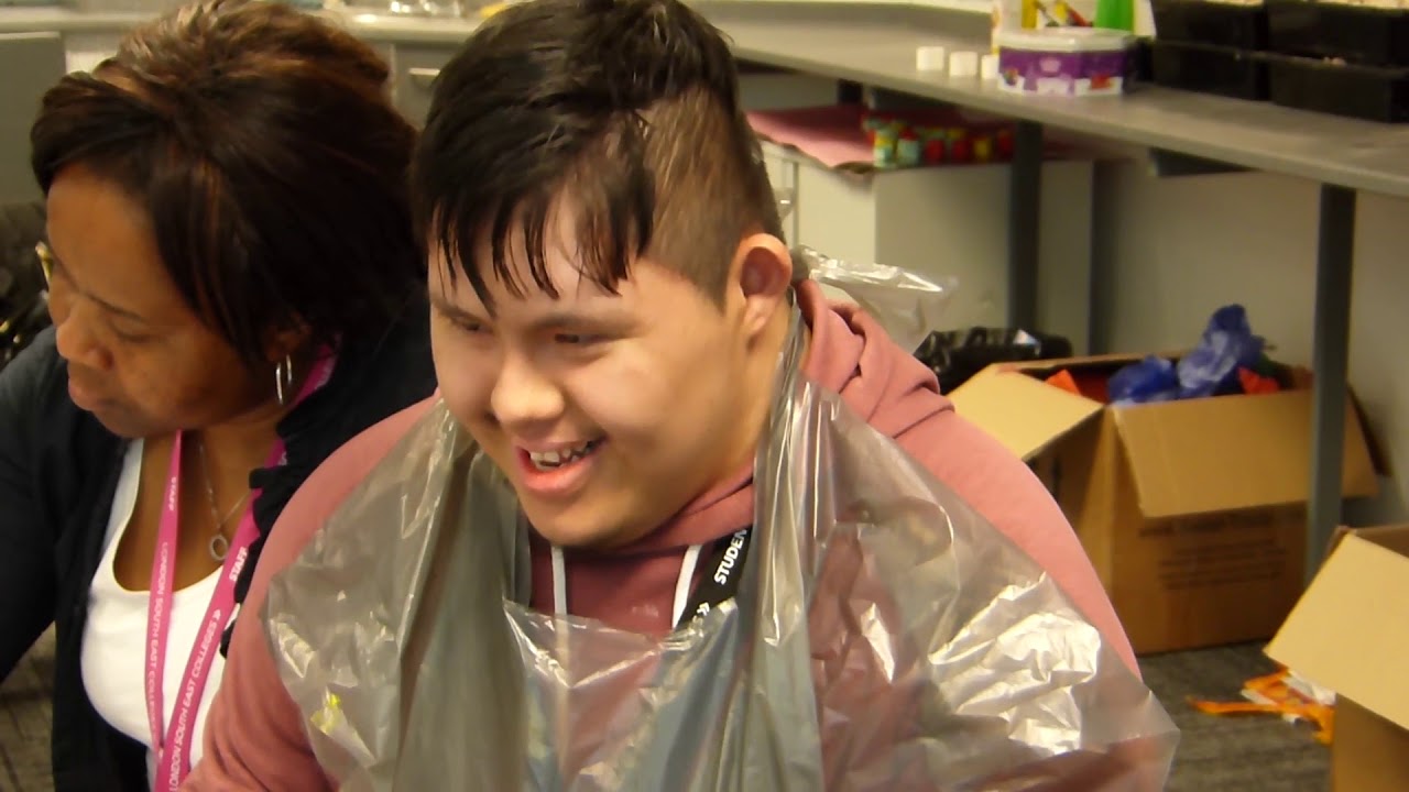 Nido Volans Centre at London South East Colleges Bexley - YouTube