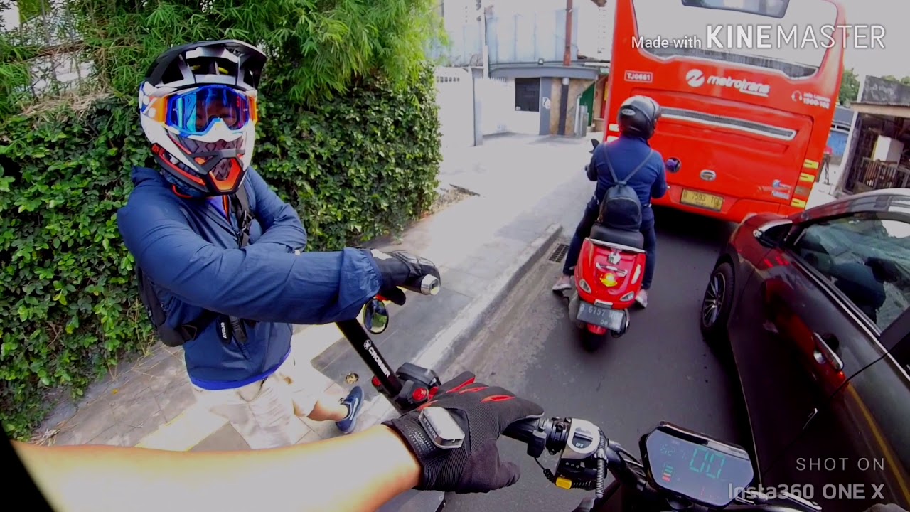 RIDING WITH E-SCOOTER REDWHEELS TERMINATOR DI JAKARTA 2 - YouTube