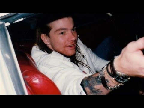 Guns N' Roses - Don't cry | Axl Rose Moments - YouTube
