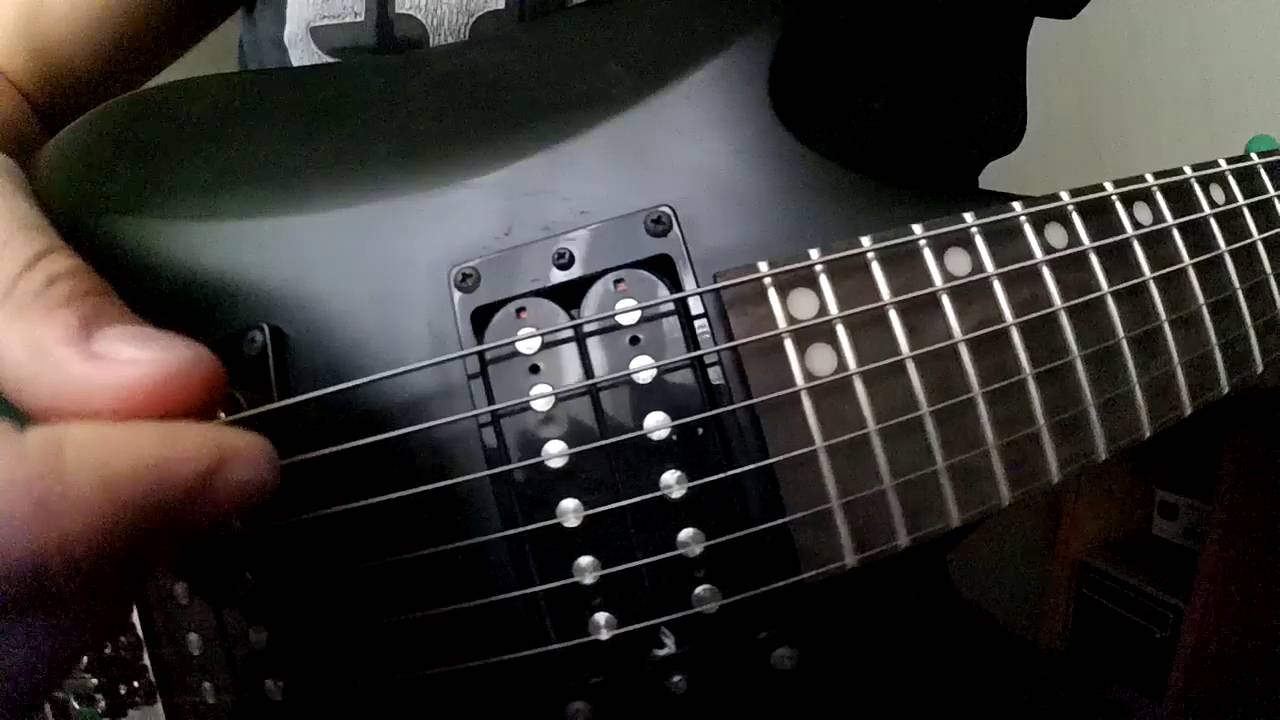 A guitar string - slow motion - YouTube