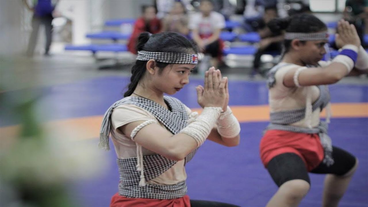 Lady showing Bokator demonstration - YouTube