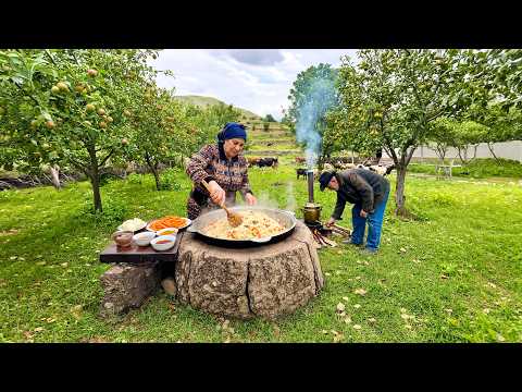 Dağlardan masaya | Büyükanne Lavangi Pilaf Pişirdi | Neşeli yaşlı bir çiftin köy hayatı