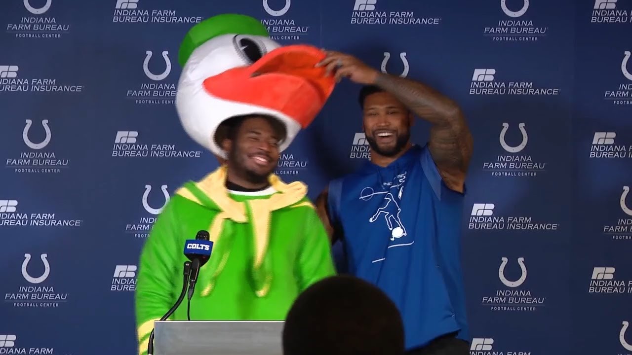 Duck wins bet over Buckeye - YouTube