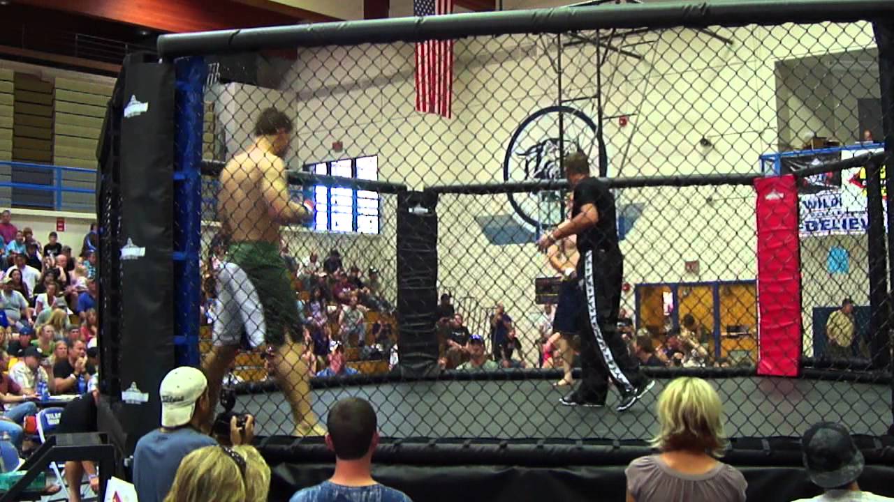Andrew's First MMA Fight - YouTube