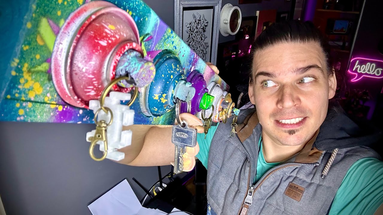 I Made URBAN Keychain Hanger out of OLD Spray Cans - YouTube
