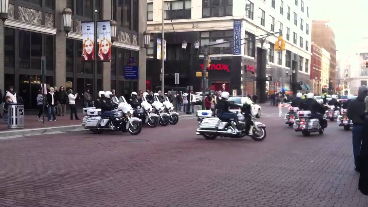 Super Bowl XLVI Police Motorcycle Escort - YouTube