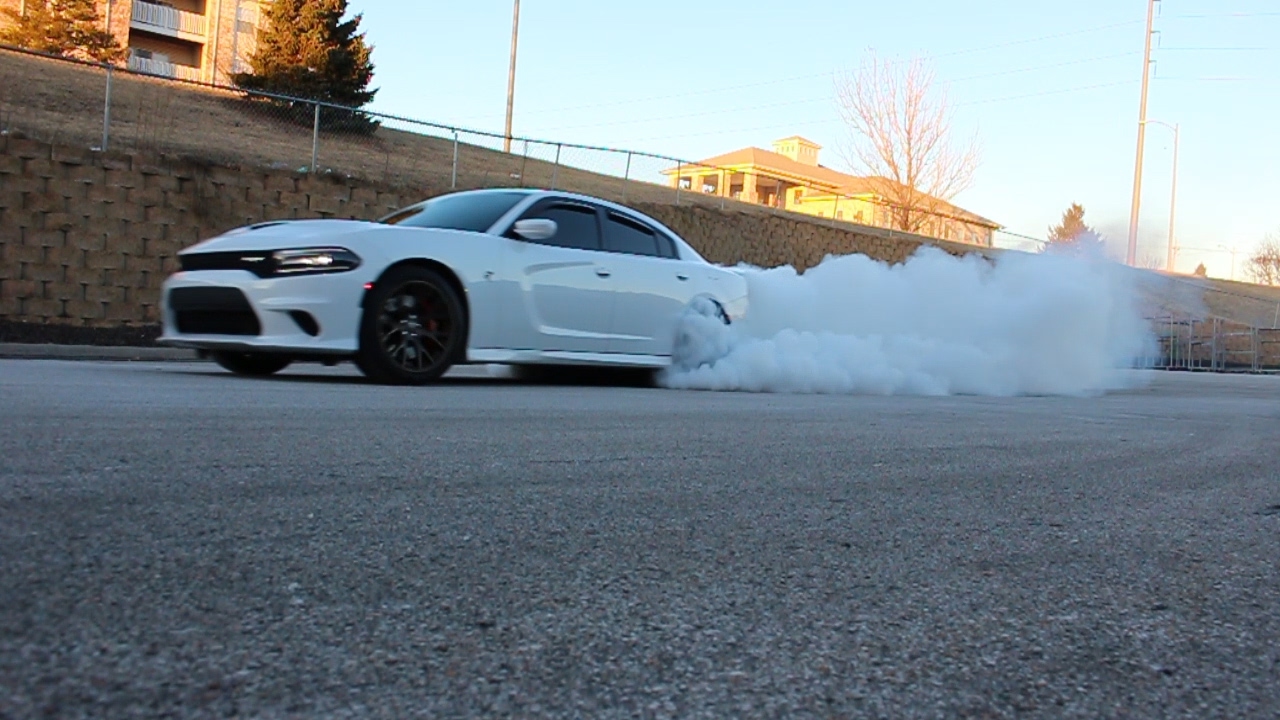 CHARGER SRT HELLCAT LINE LOCK BURNOUT - YouTube