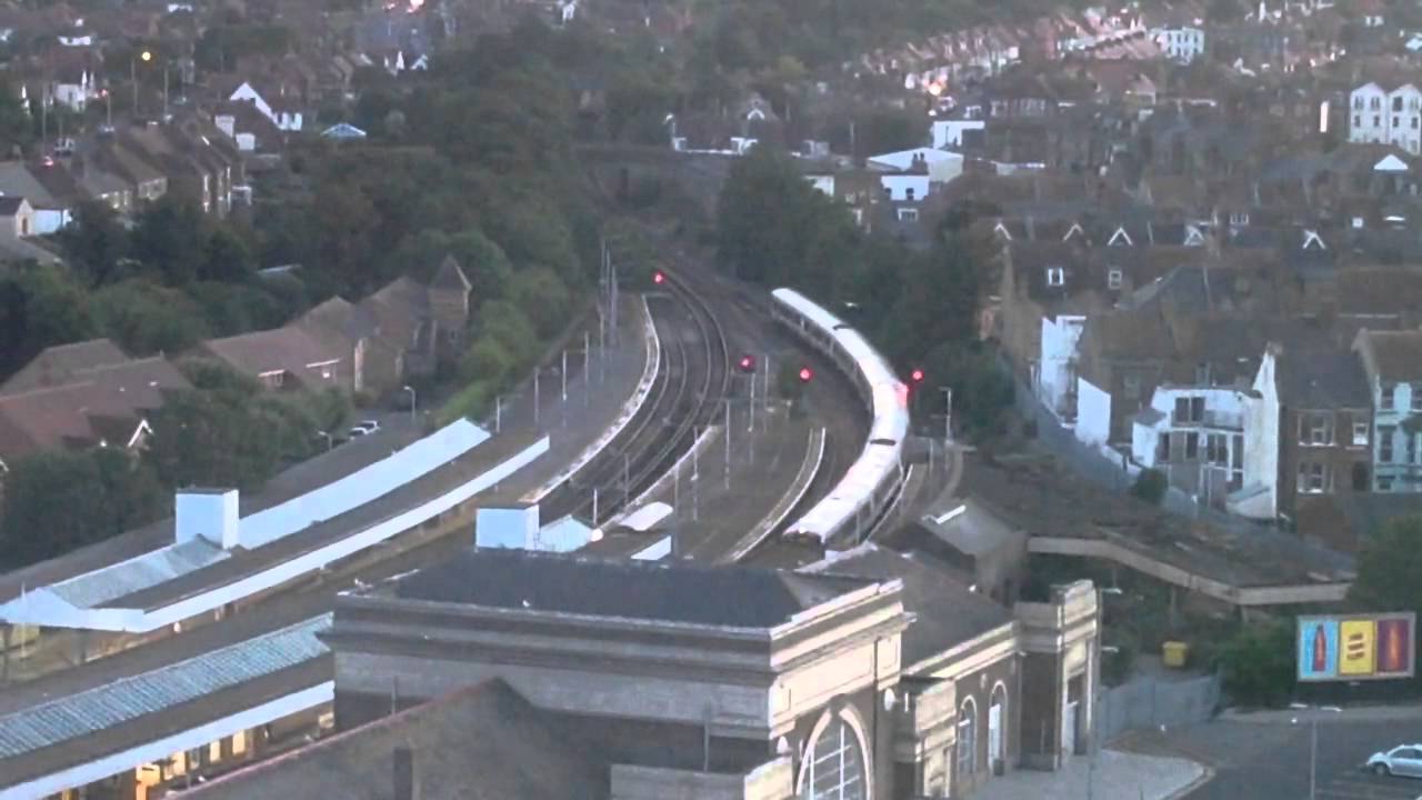 A train arrives at Margate railway station - YouTube