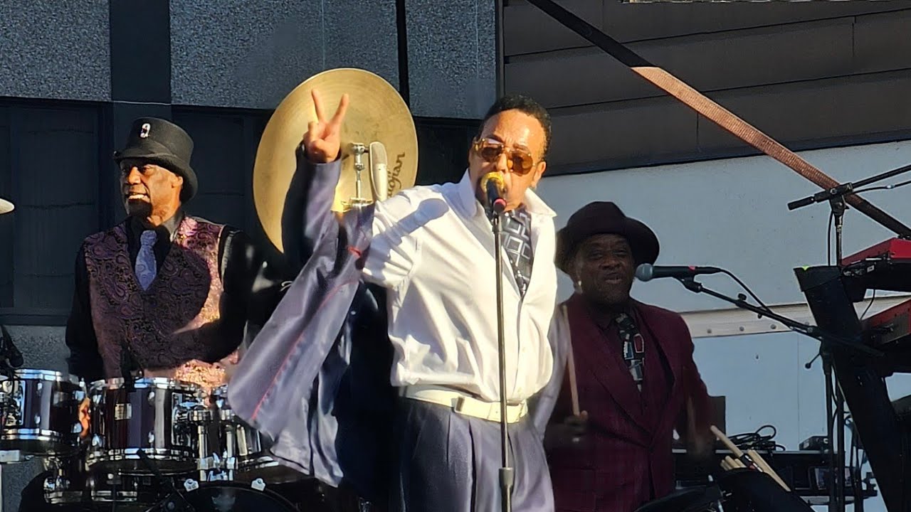 Morris Day and the Time - Morris entrance @ The Taste of Minnesota 7/7 ...