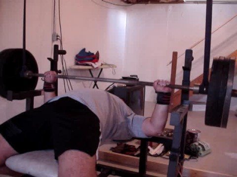 405 x 3 Reverse band bench press - YouTube