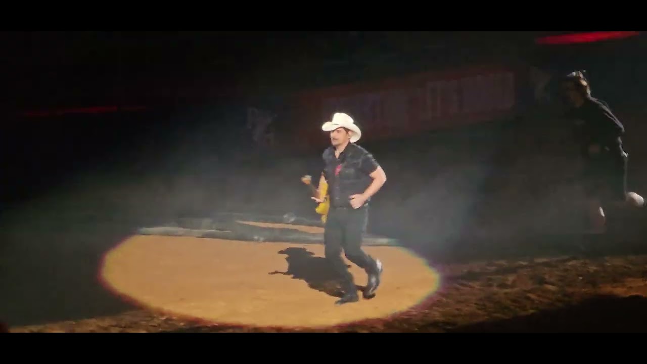 Brad Paisley visits the rodeo-goers on the 1st row & the floor at the ...