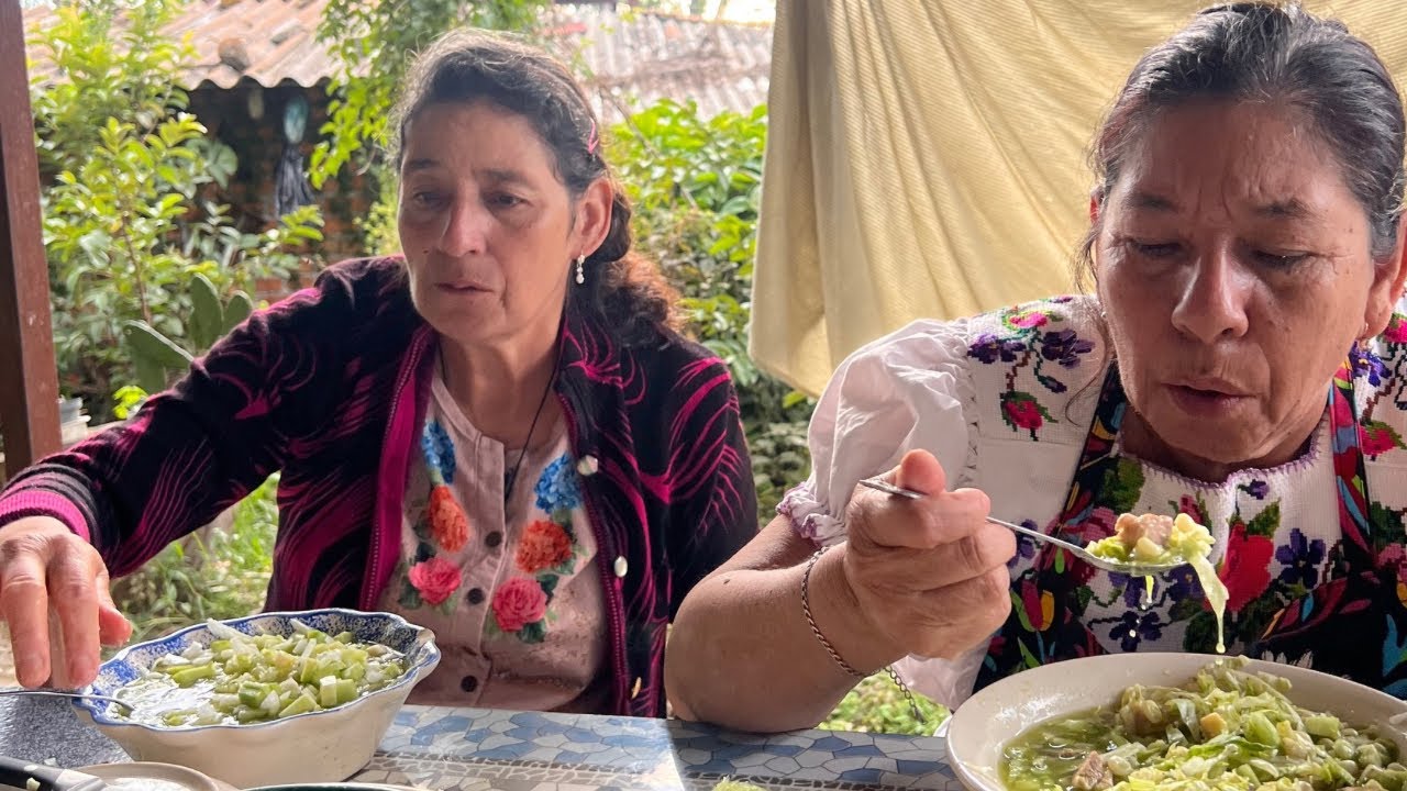 Como nos quedó el pozole de elote verde con pocos ingredientes muy rico ...