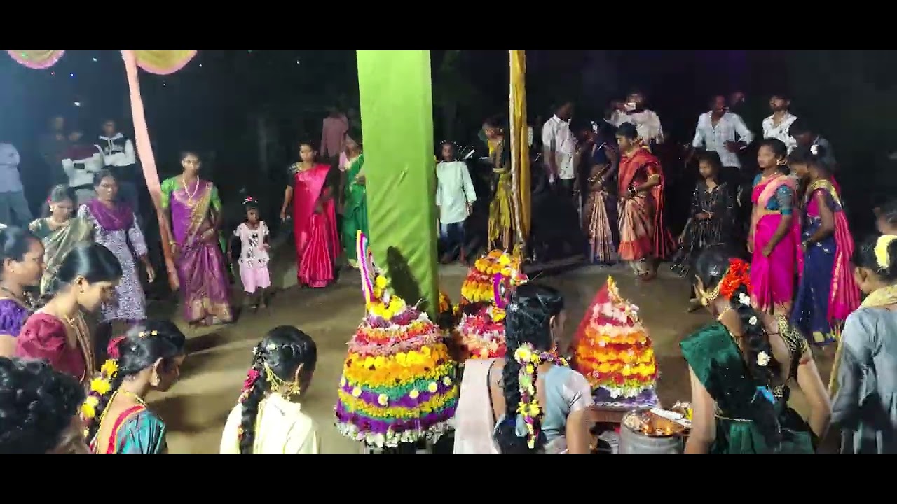 Sadulu Bathukamma Bhujangravpeta aheri night mahul dance Bathukamma 🫰🙏🏵 ...