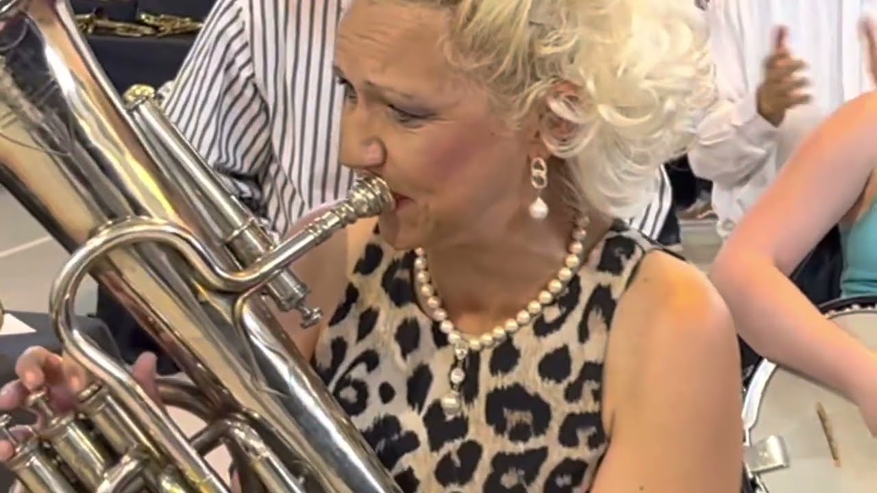 Sudrophone jazz by Gunhild Carling - YouTube