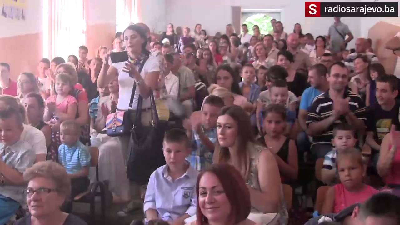 Priredba za prvačiće u Osnovnoj školi Edhem Mulabdić - YouTube