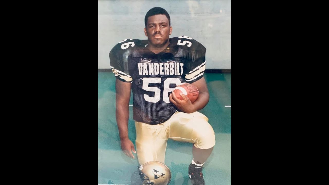 Conversations with Commodores ... James Manley - YouTube