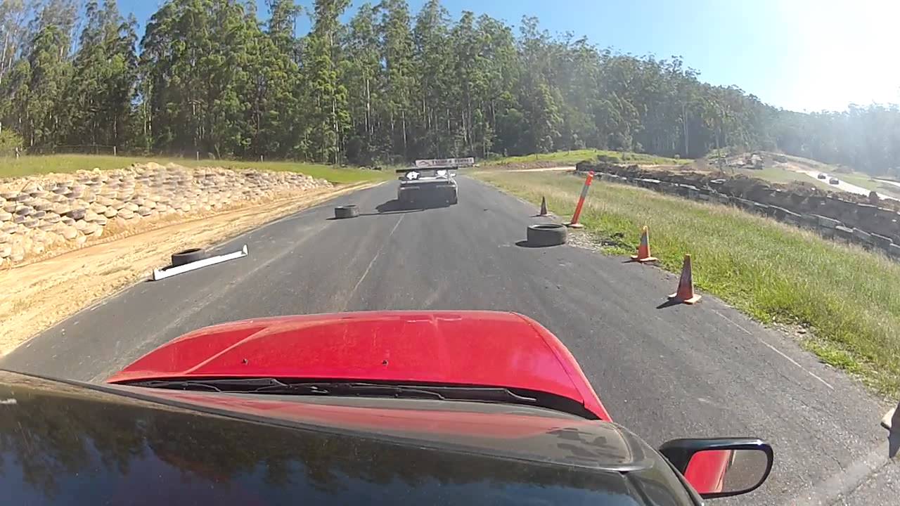 Streetkarnage Halfway Hangs 2014 chasing Bwaz Hit n Run - YouTube