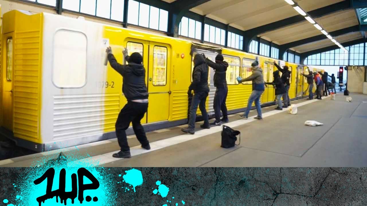 1UP - 2 WHOLECAR - ROOF ESCAPE - BERLIN - YouTube
