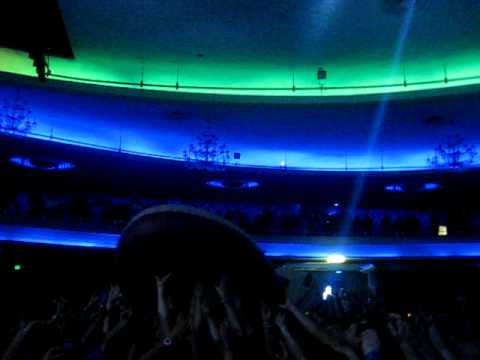 Steve Aoki Jumps from balcony @ Hollywood Palladium - YouTube