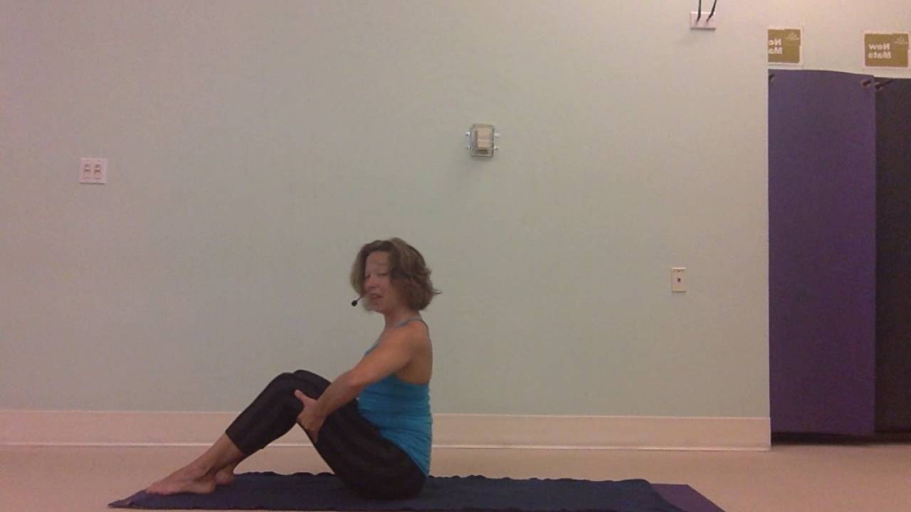 Detailed Pilates Roll Up - YouTube