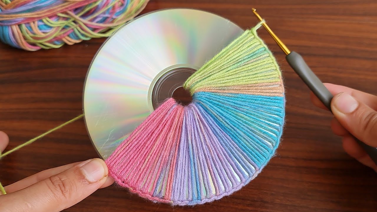 Wow ! SUPER IDEA 😲 Don't throw the scratched cd away! Recycle TREND ...