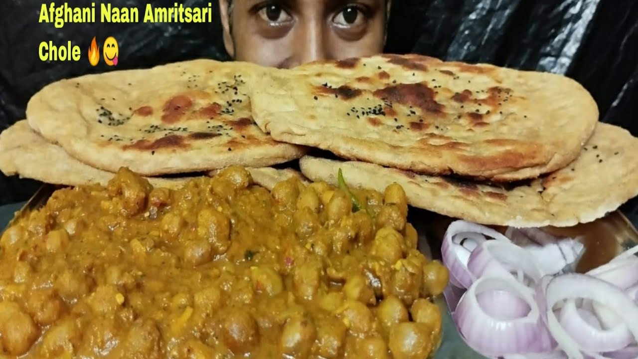 Eating Afghani Butter Naan Amritsari Chole 🔥😋 - YouTube