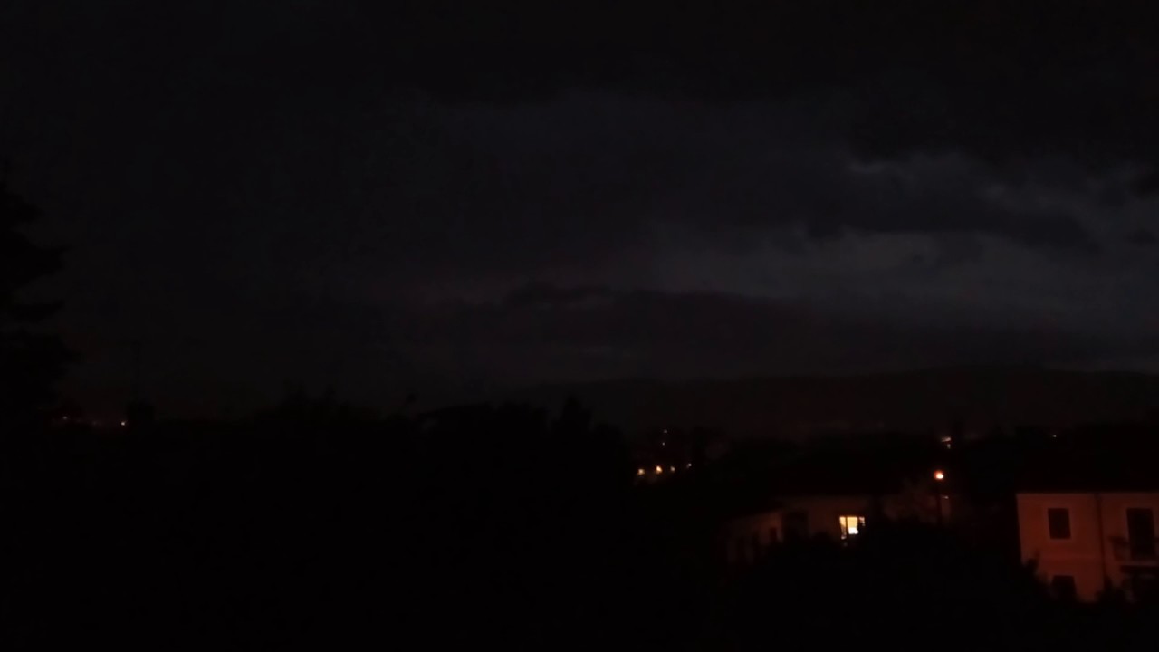 Tuoni e fulmini - YouTube