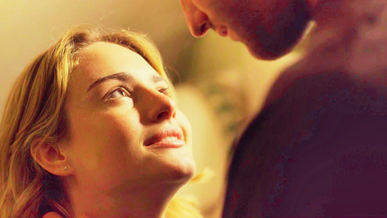 Lucy and Stephen Christmas Kisses | Tell Me Lies 1x5 - YouTube