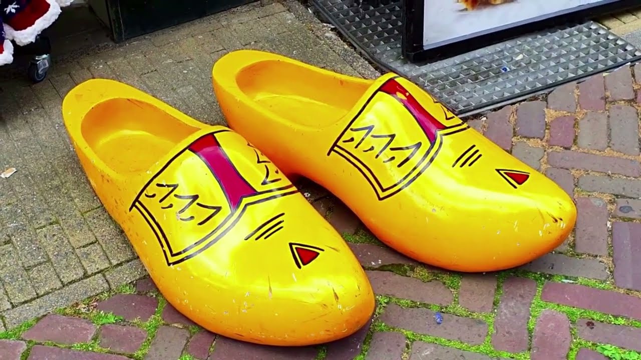 Volemdam.Beautiful old harbor village Volendam, Volendam tour, dutch ...