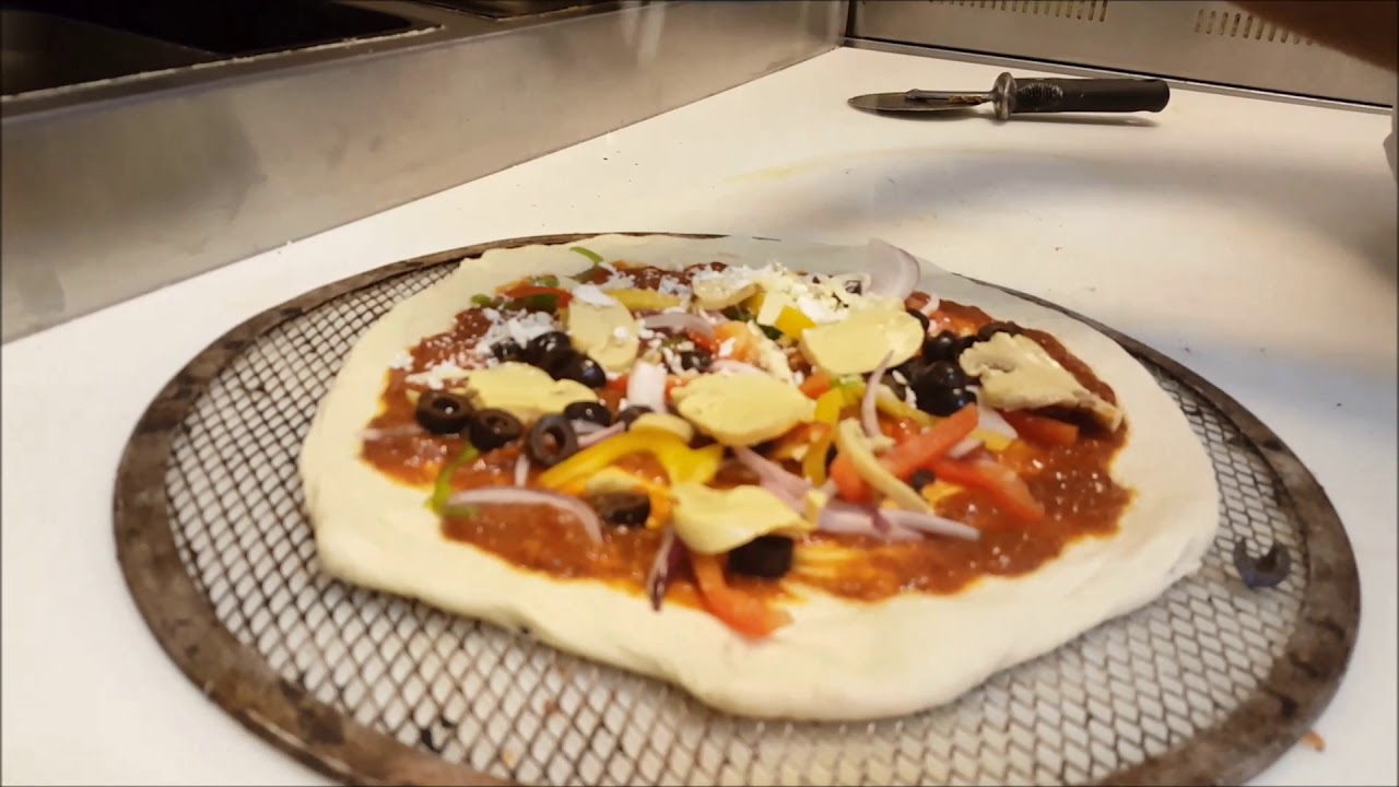 Lunch Buffet at Al Zahra Restaurant بوفيه الغداء في مطعم الزهرة - YouTube