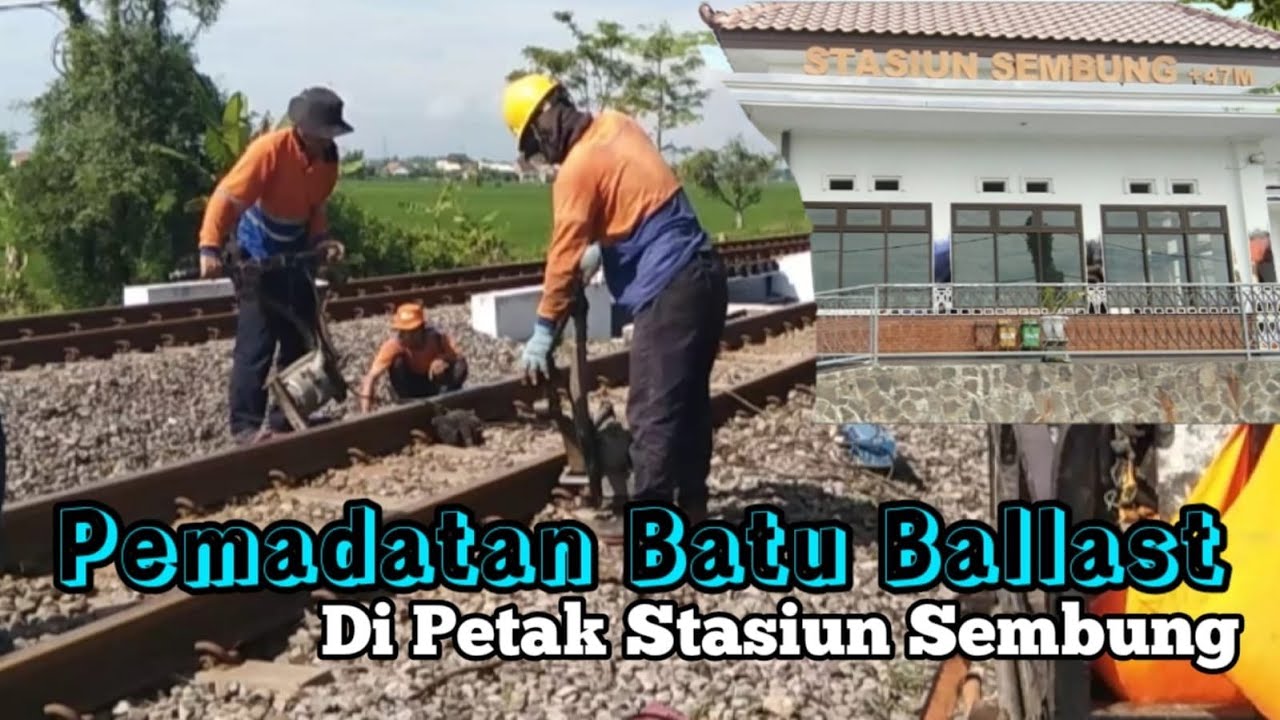Pemadatan Batu Bantalan Rel Di Perlintasan Kereta Api Stasiun Sembung ...