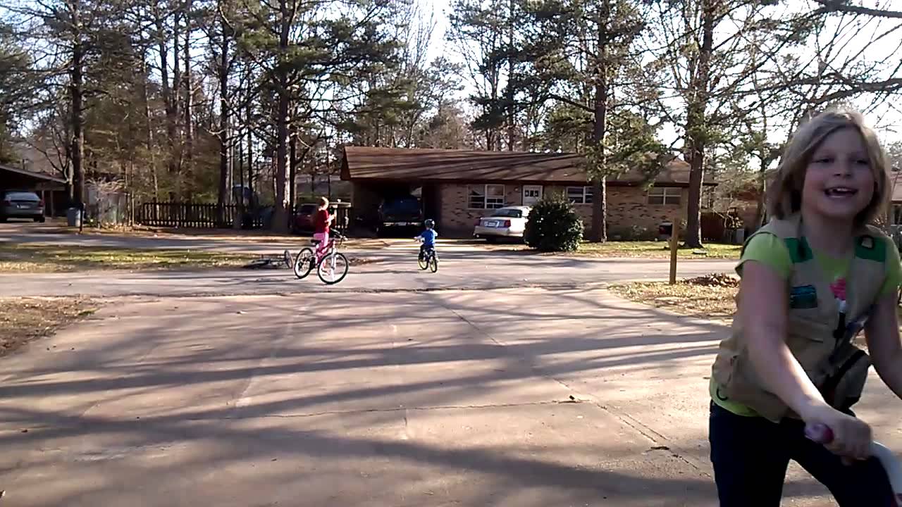 Oliver's first big bike ride - YouTube