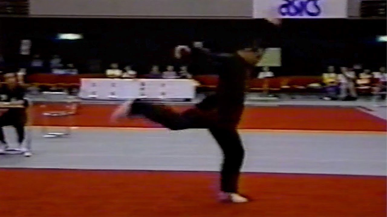 【武術】1989 戳腳 / 【Wushu】1989 Chuojiao - YouTube