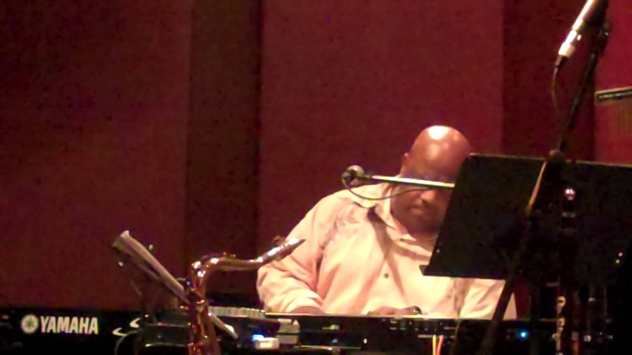 Tracey Carter performs a Christmas Medley live at Ricky Lawson and ...