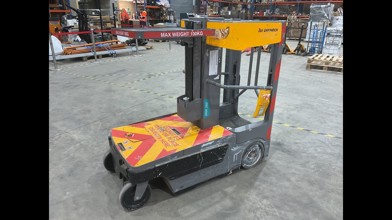 2017 Jungheinrich EKM 202 Order Picker/Maintenance Lift (3757/4) - YouTube