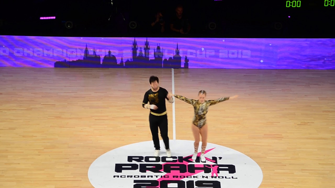 BLUDAU Tobias - UHL Michelle, 7. místo [www.rokenrol.cz] - YouTube