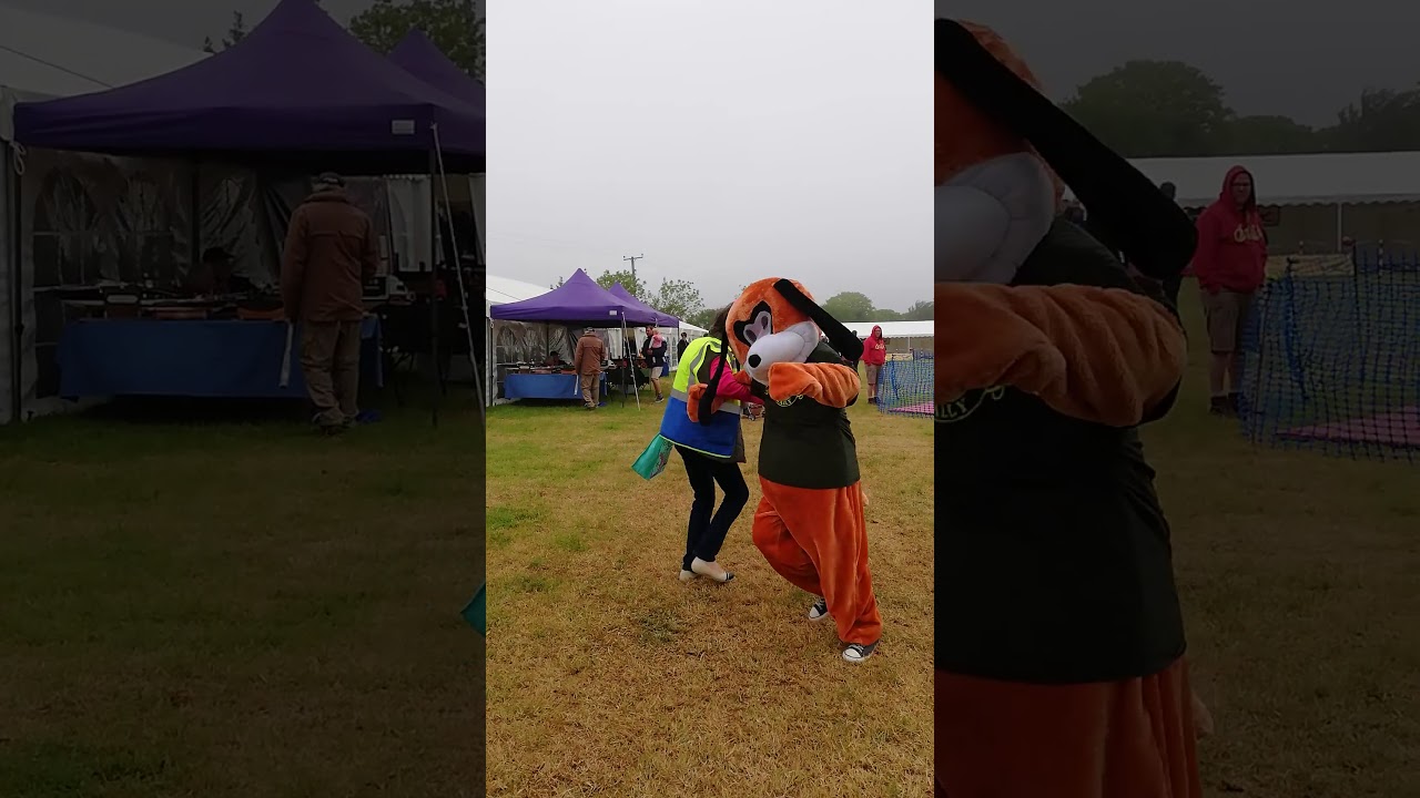 Dexter Dancing - YouTube