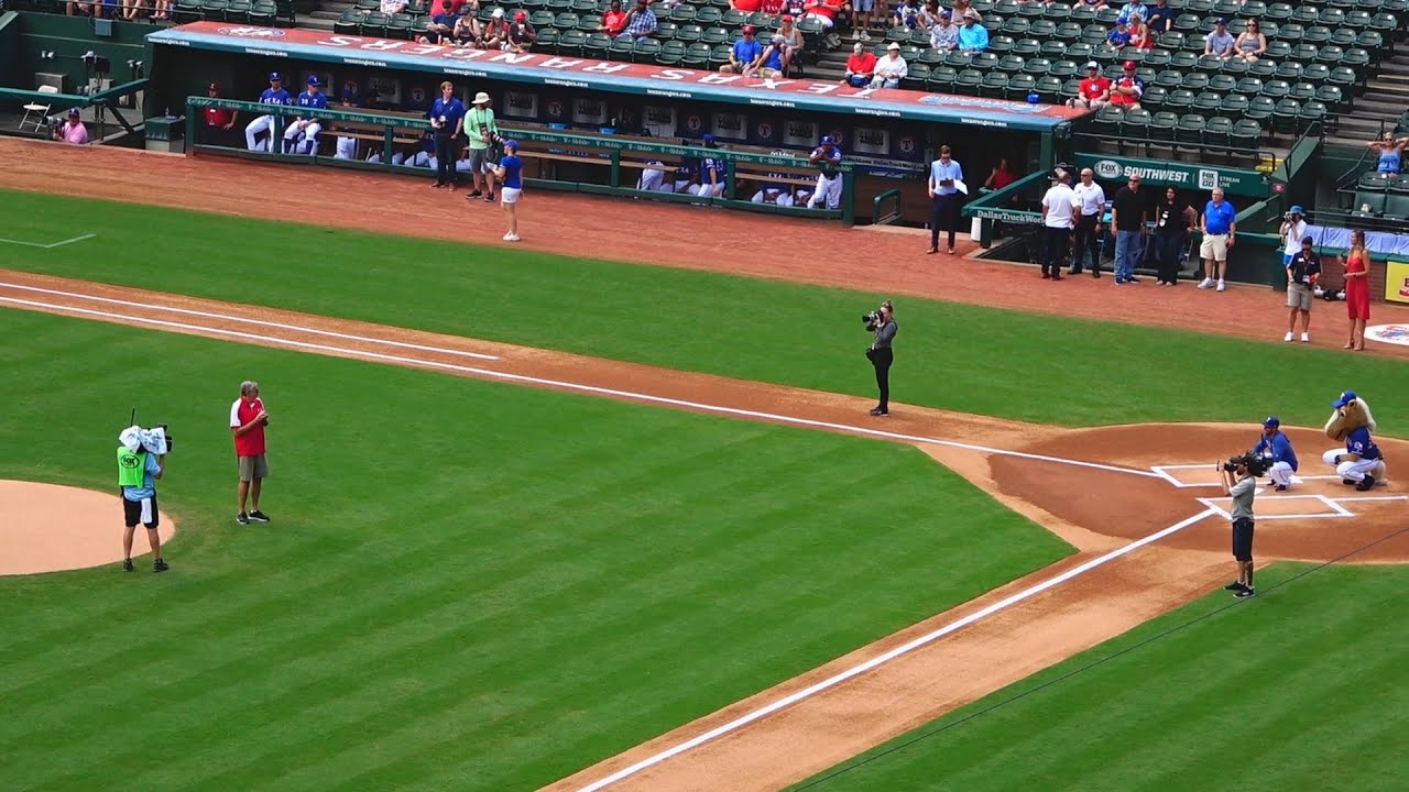 Rangers/Mariners 9/1/19: Ceremonial First Pitch - YouTube