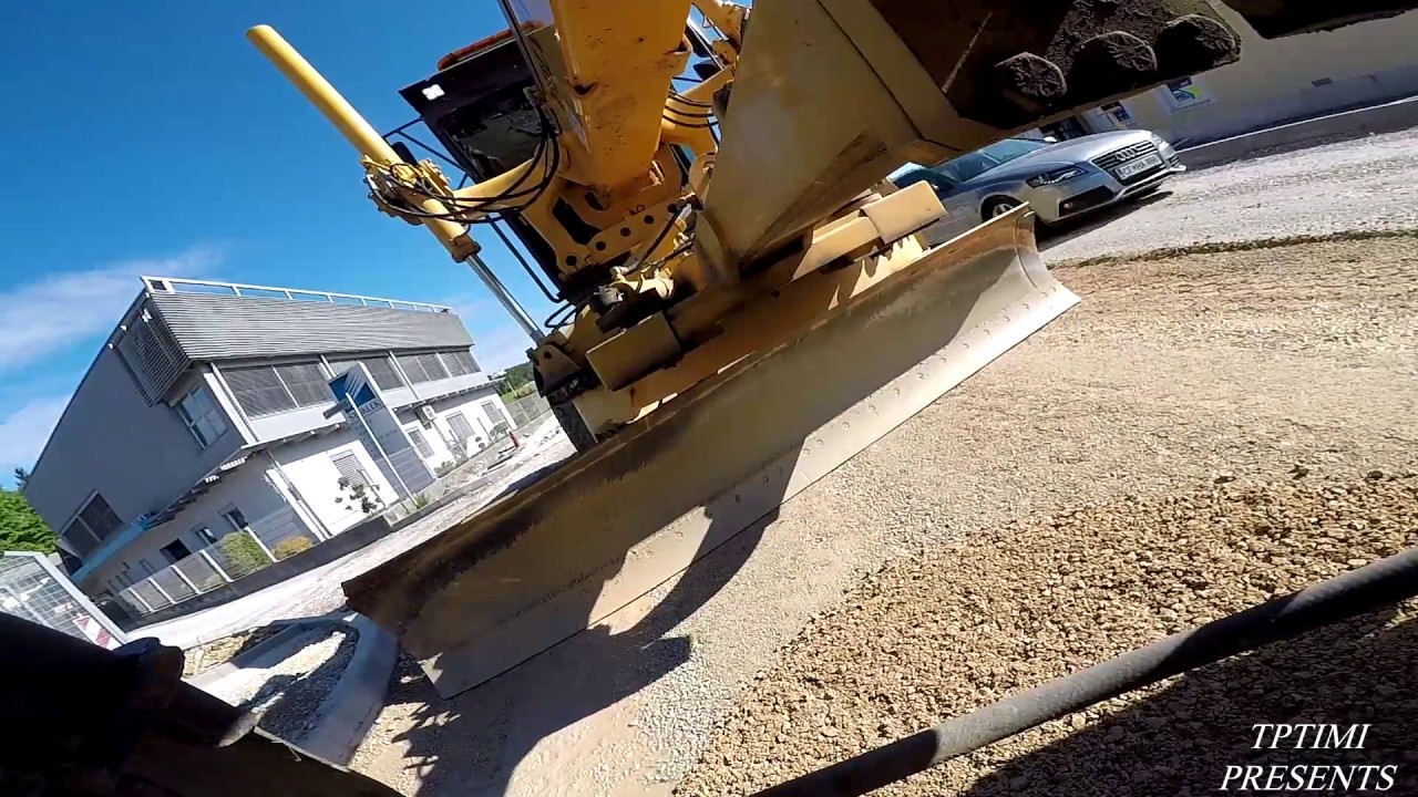Motor Grader Grading (Blade Camera)-Skilled Operator - YouTube
