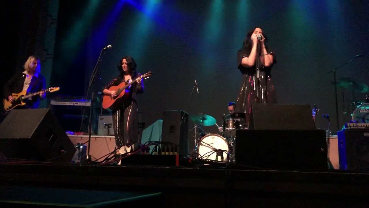 The Watson Twins - Just Like Heaven (Live in Cleveland on September 17 ...