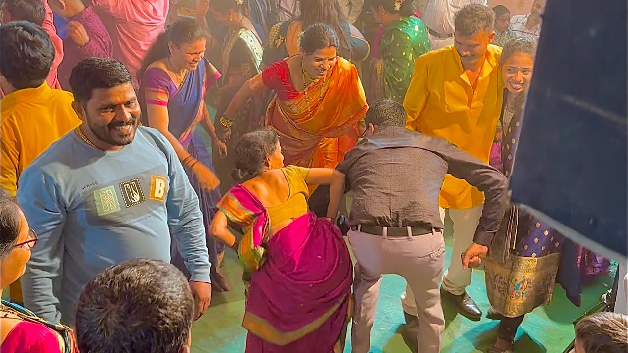 मावशी आणि काकांचा जुगलबंदी DANCE ने वेड लावुन टाकल PUBLIC ला | Rahul ...