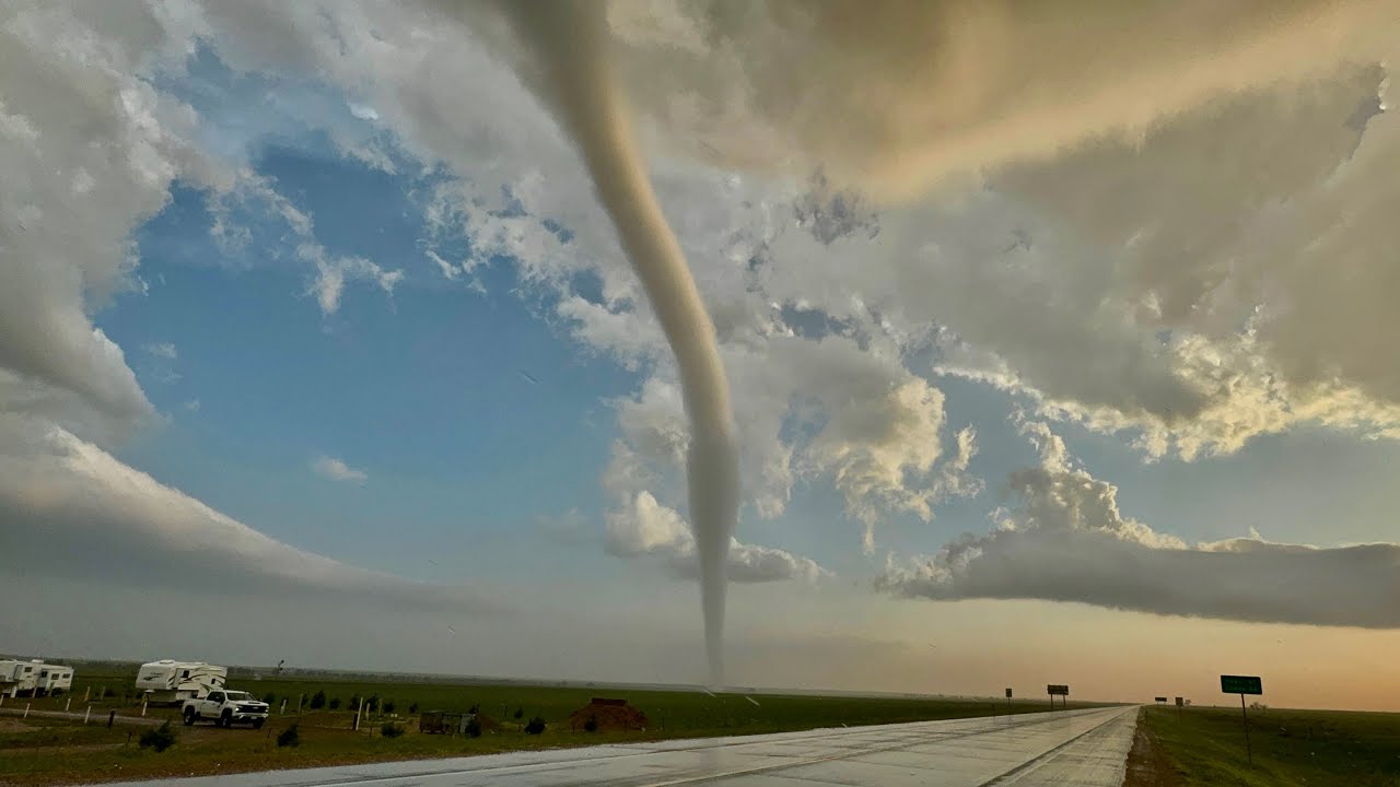 Incredible Elephant Trunk TORNADO in Kit Carson, Colorado - May 23rd ...