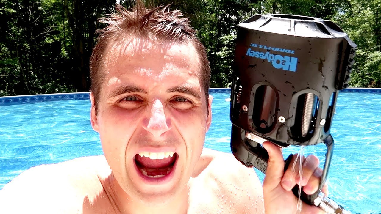 HIGH TECH WATER GUN!! This thing is COOL. - YouTube