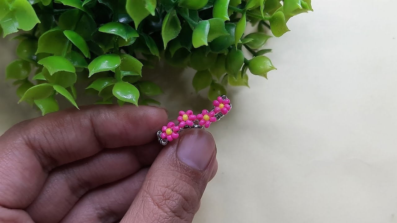 DIY DAISY FLOWER RING//HOW TO MAKE BEADS RING AT HOME//MAKING RING WITH ...